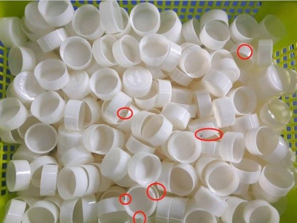Molding Defects: Black Spots on Plastic - Zhongde